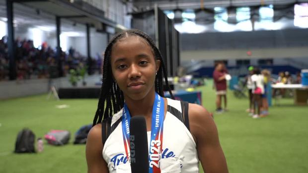 15-16yo Lauren Bickerdt Was All About Hitting A PR In 400mH | AAU ...